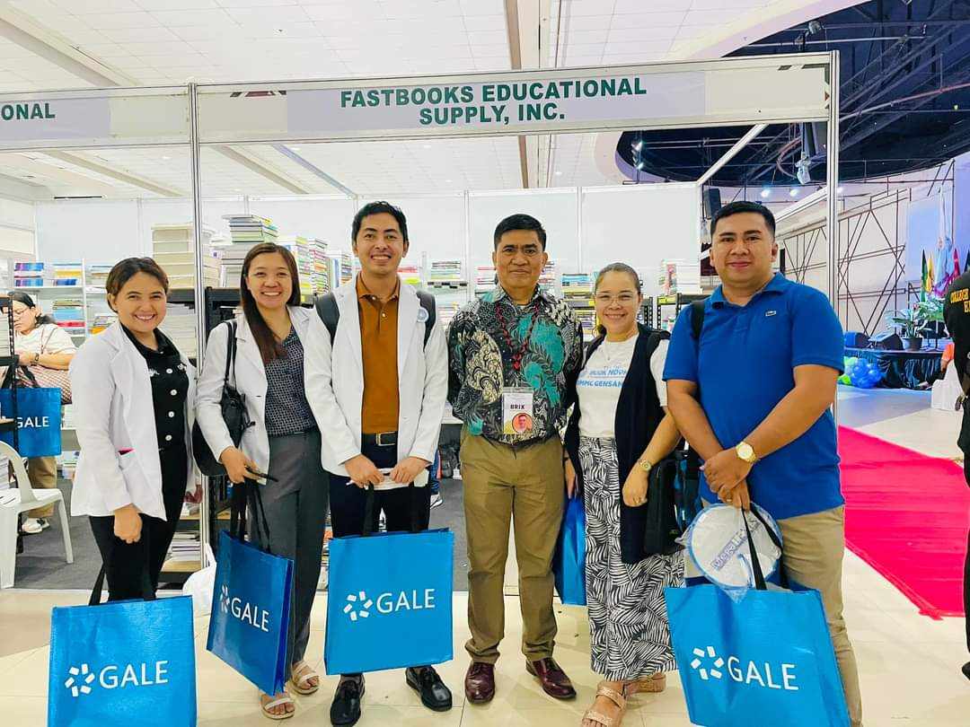 Dean, Program Directors and Librarians Boost Attendance at DACUN Book Fair
