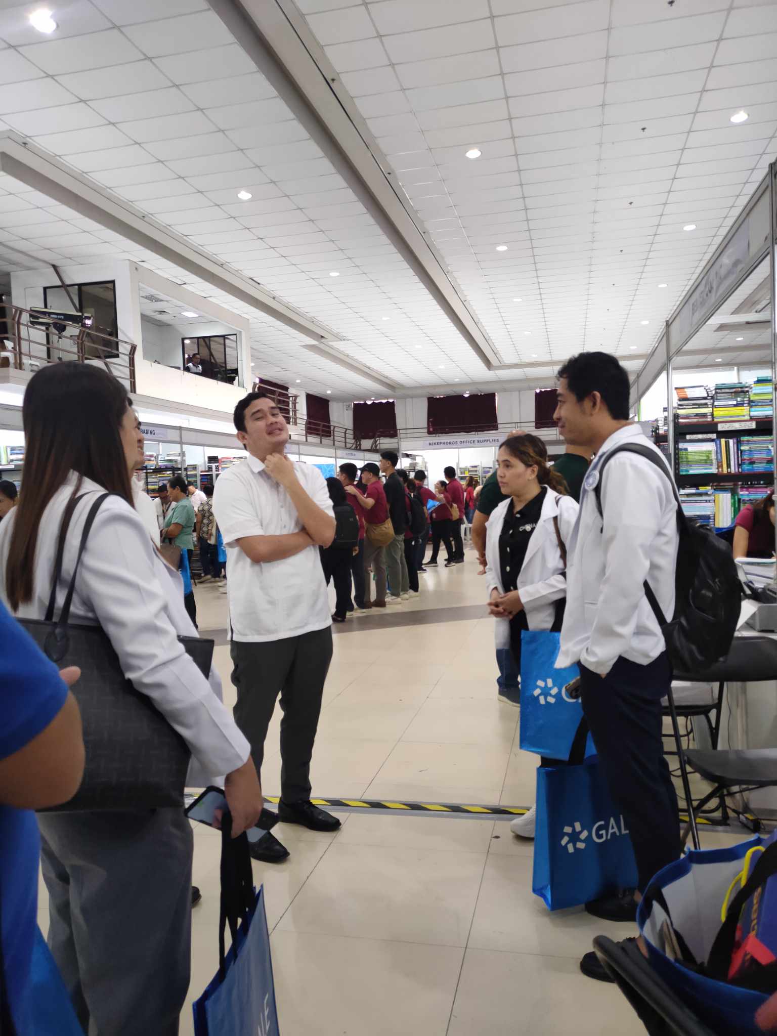 Dean, Program Directors and Librarians Boost Attendance at DACUN Book Fair